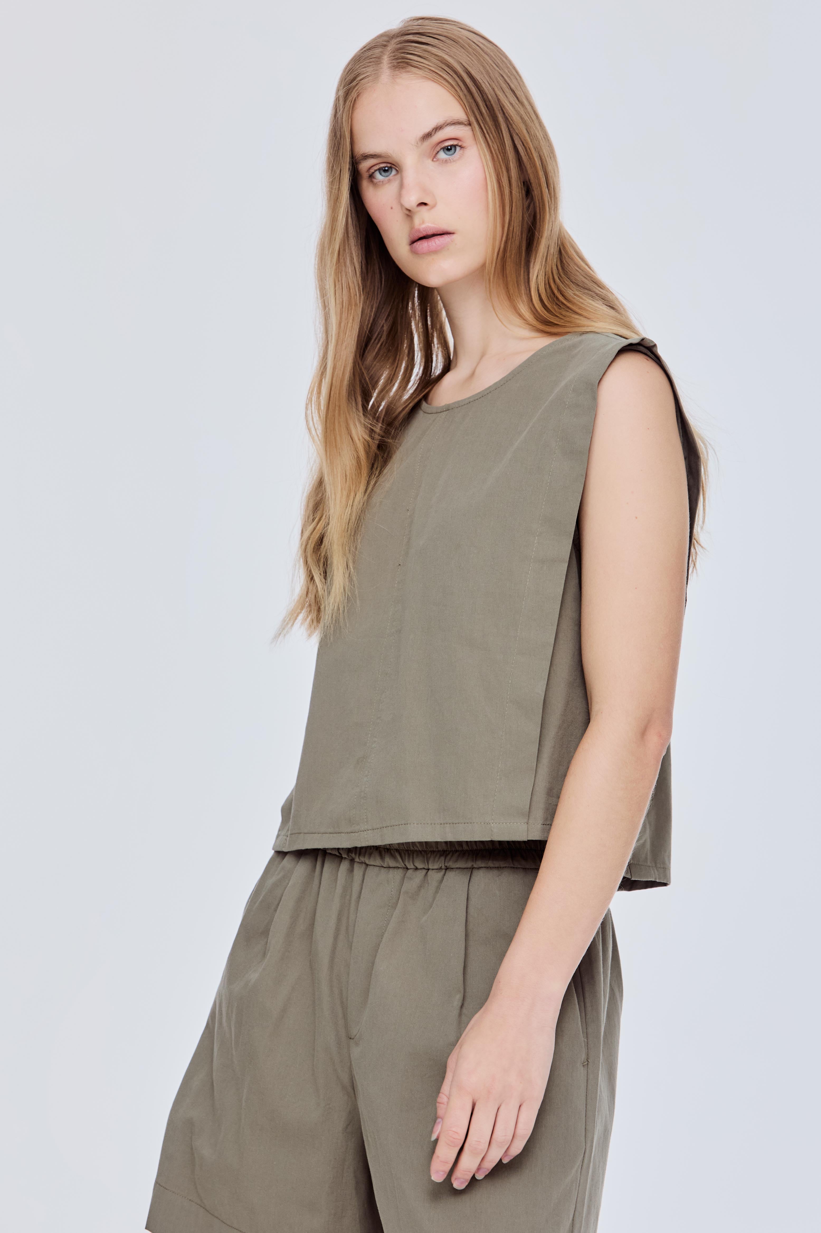 Sleeveless Panelled Top – iORA