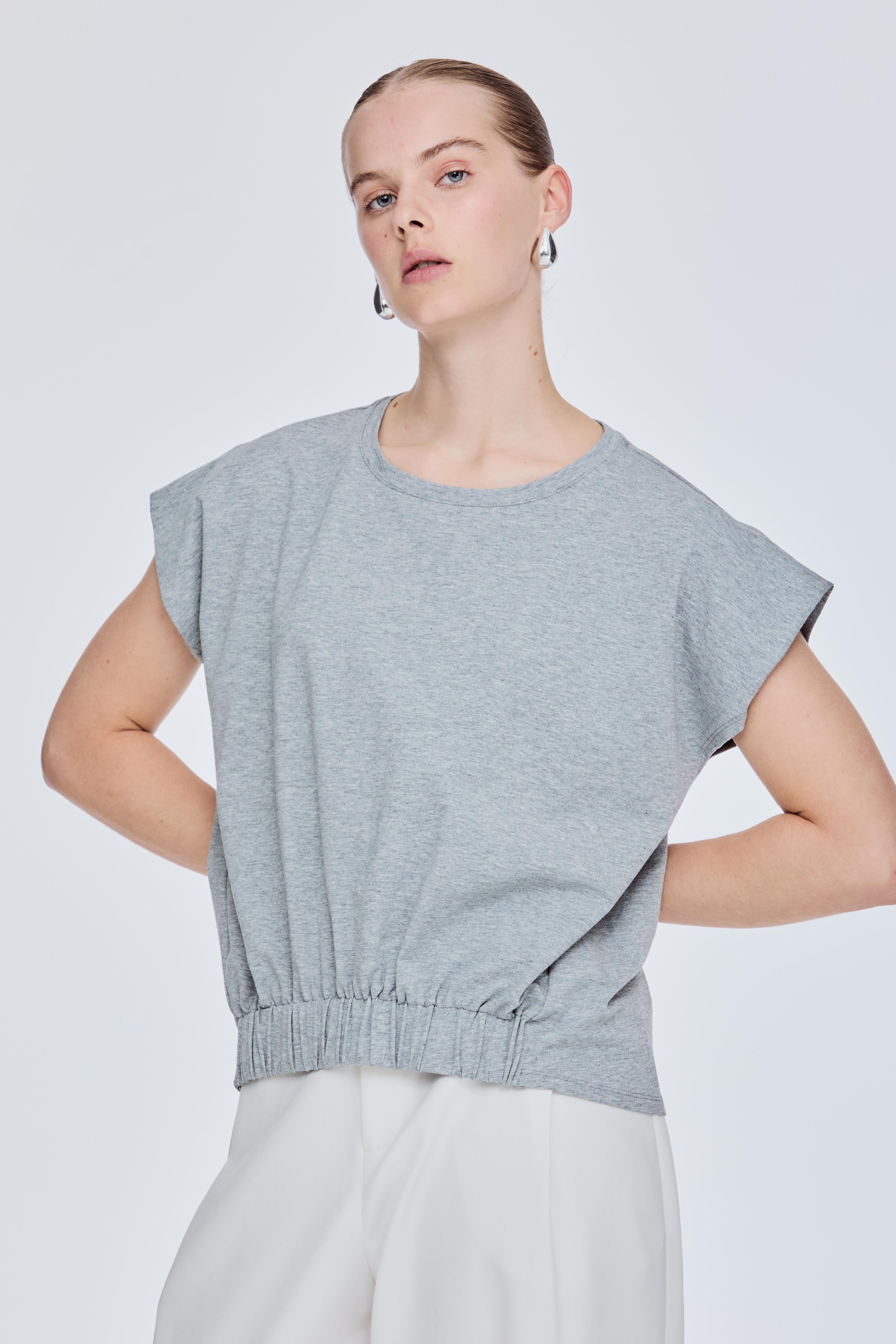 Elasticated Sleeveless Top – iORA