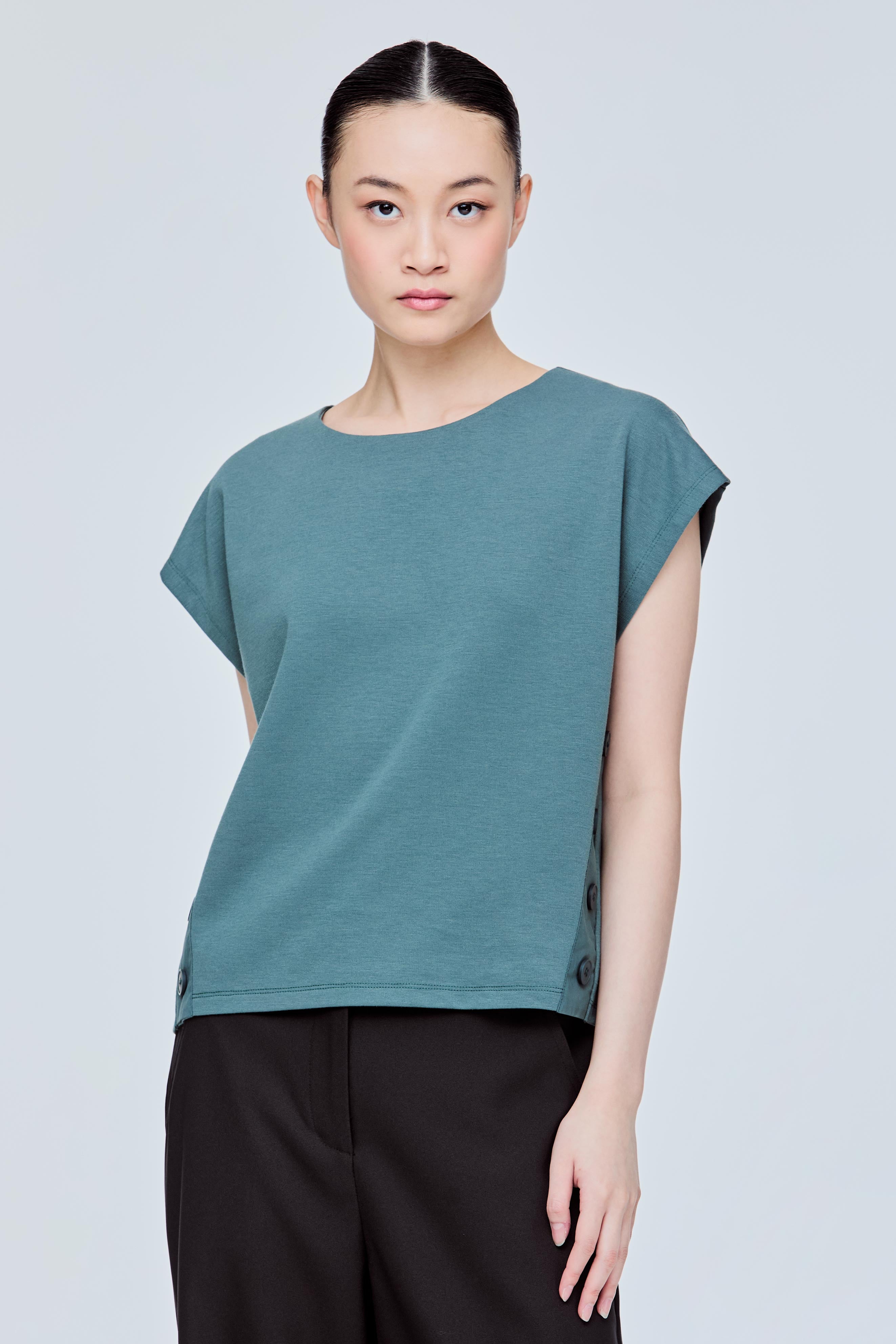 Boxy Contrast Tee – iORA