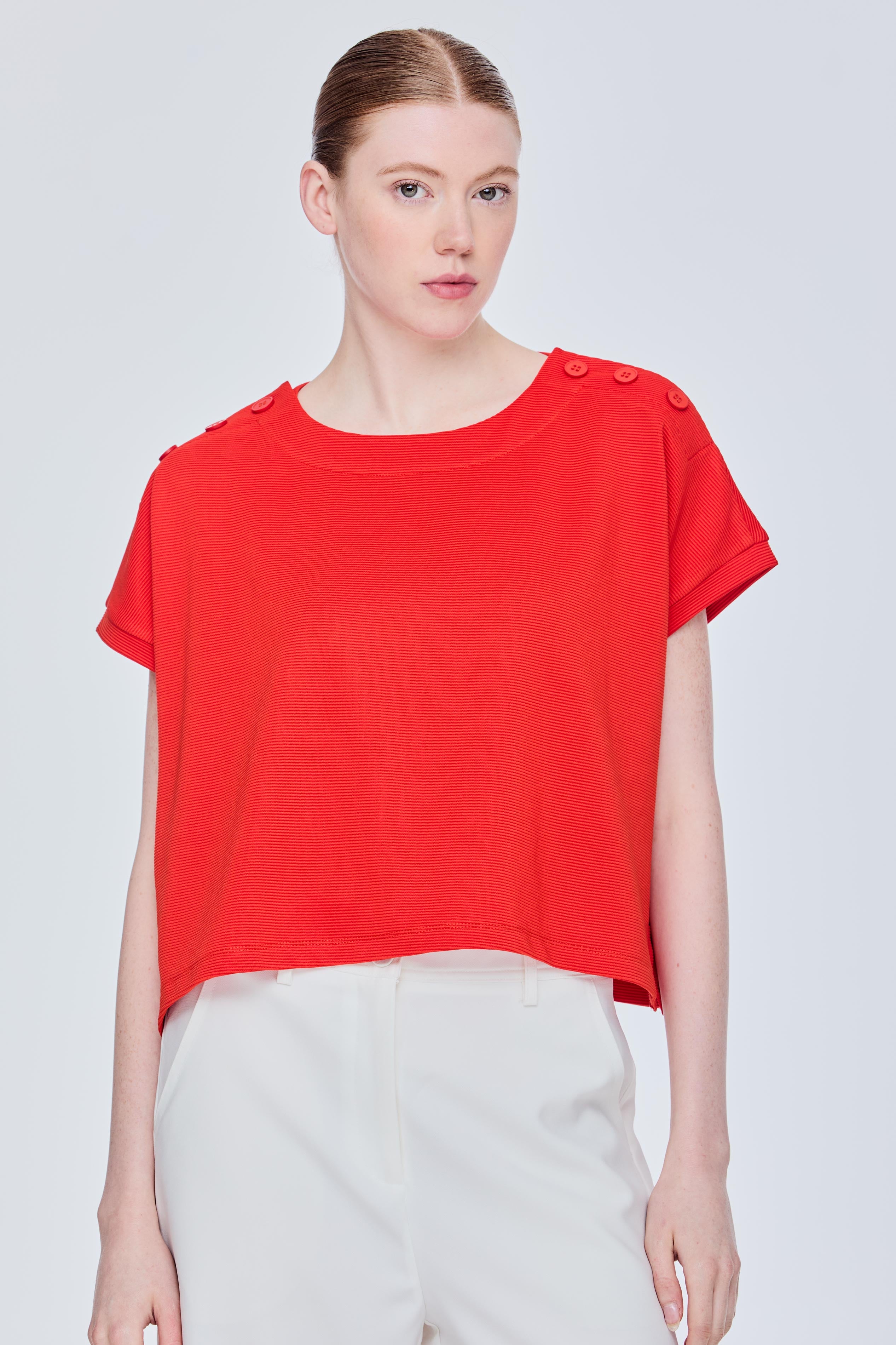 Buttoned Fine Textured Tee – iORA