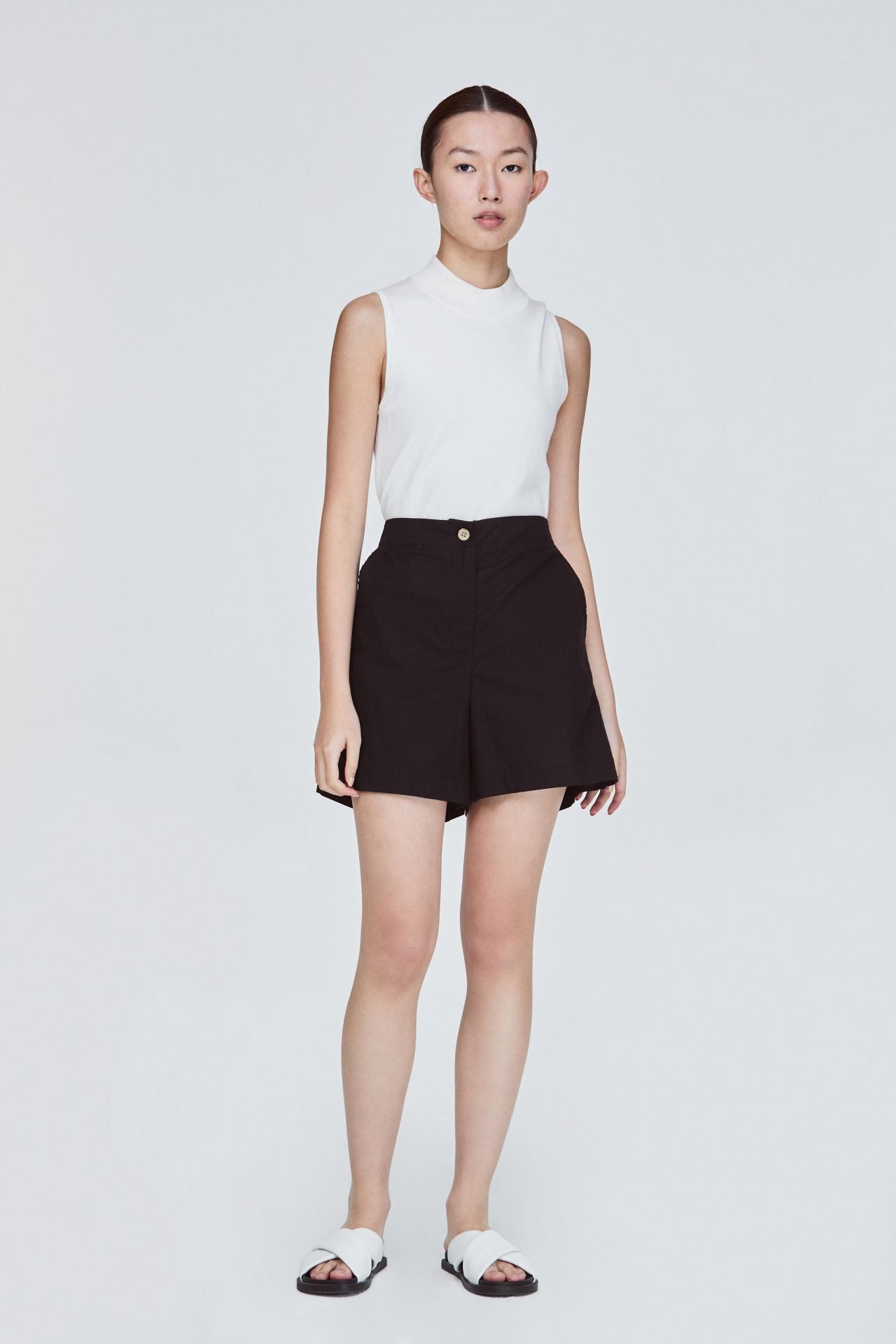 Elasticated Back Shorts – iORA