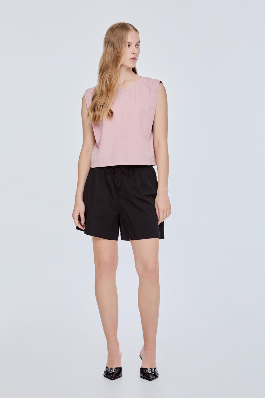 Sleeveless Panelled Top – iORA