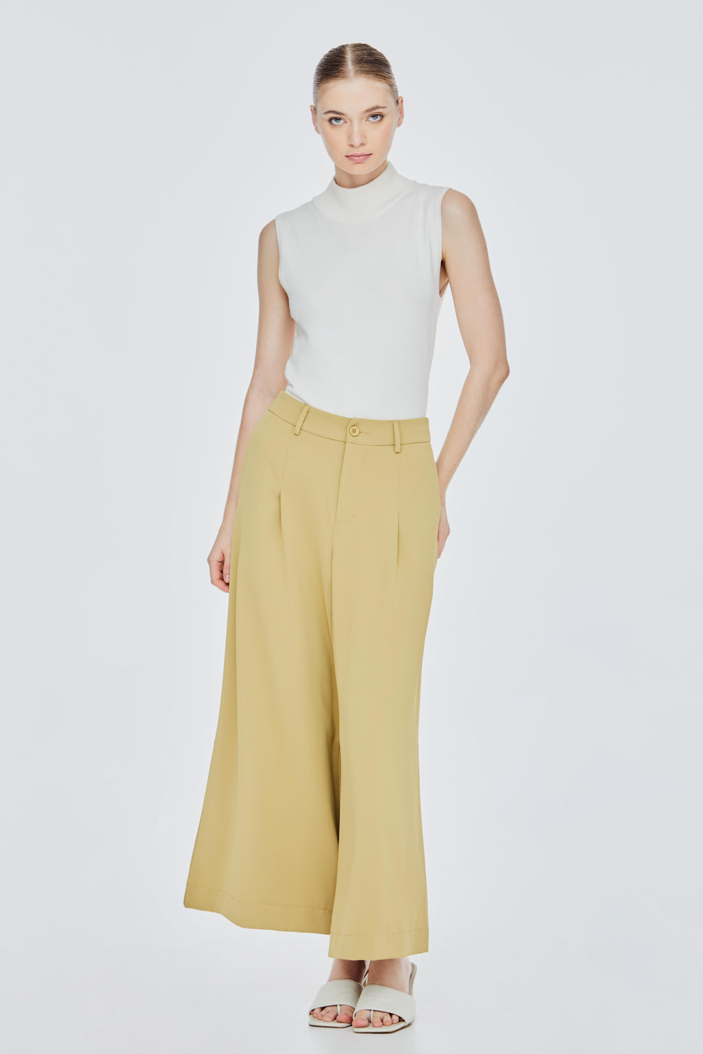 Buttoned Flare Pants – iORA