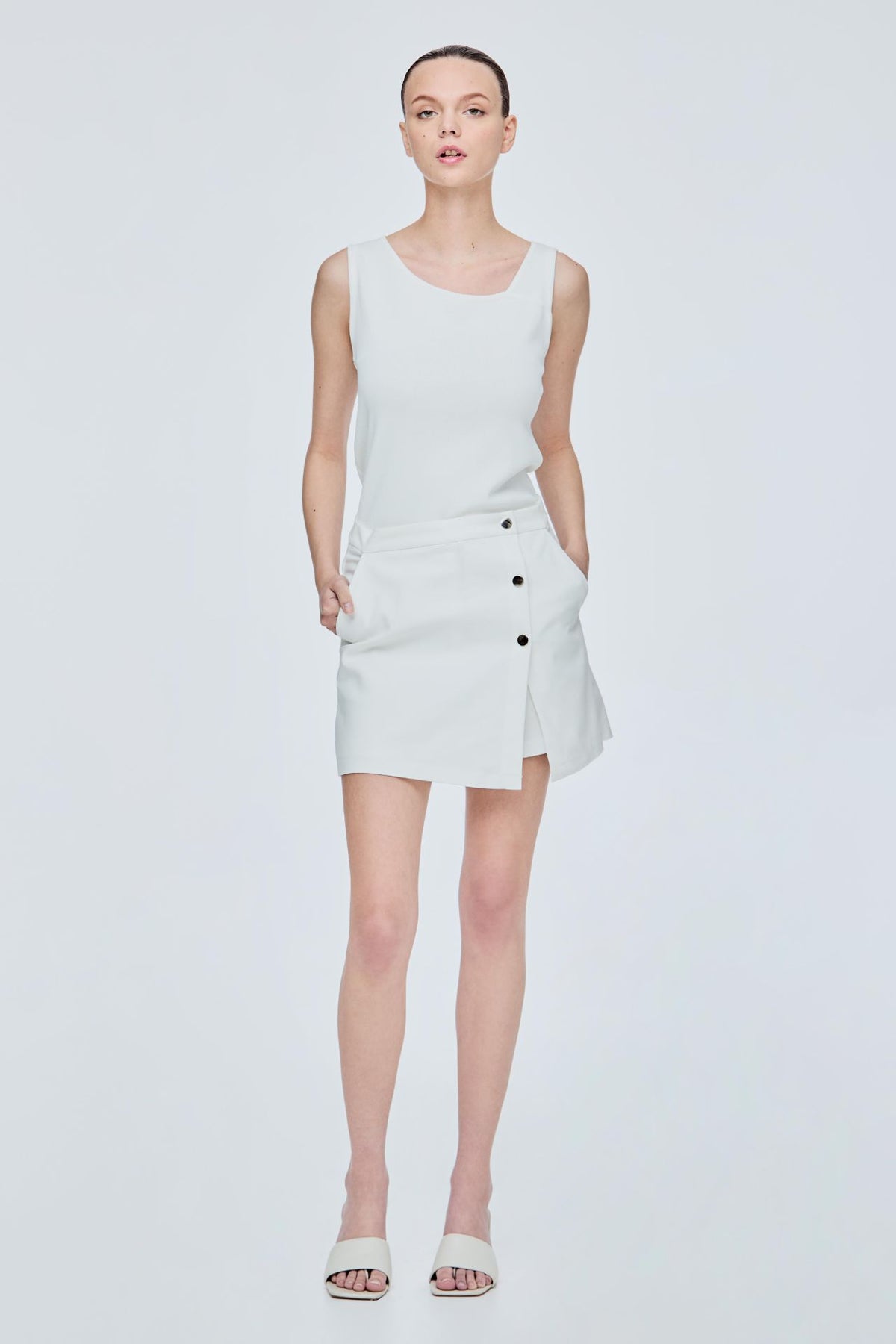 Skort With Front Button Detail – iORA