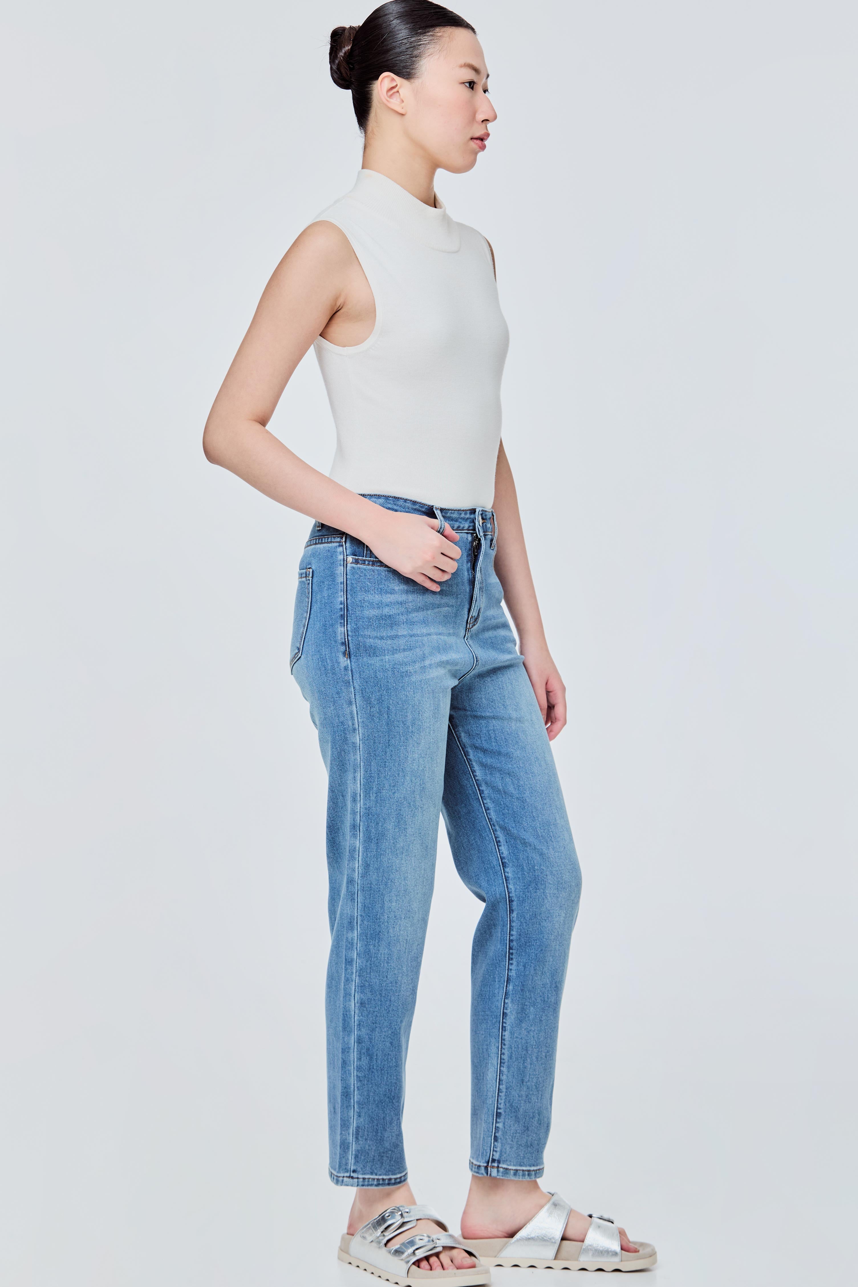 Classic Tapered Cut Jeans – iORA