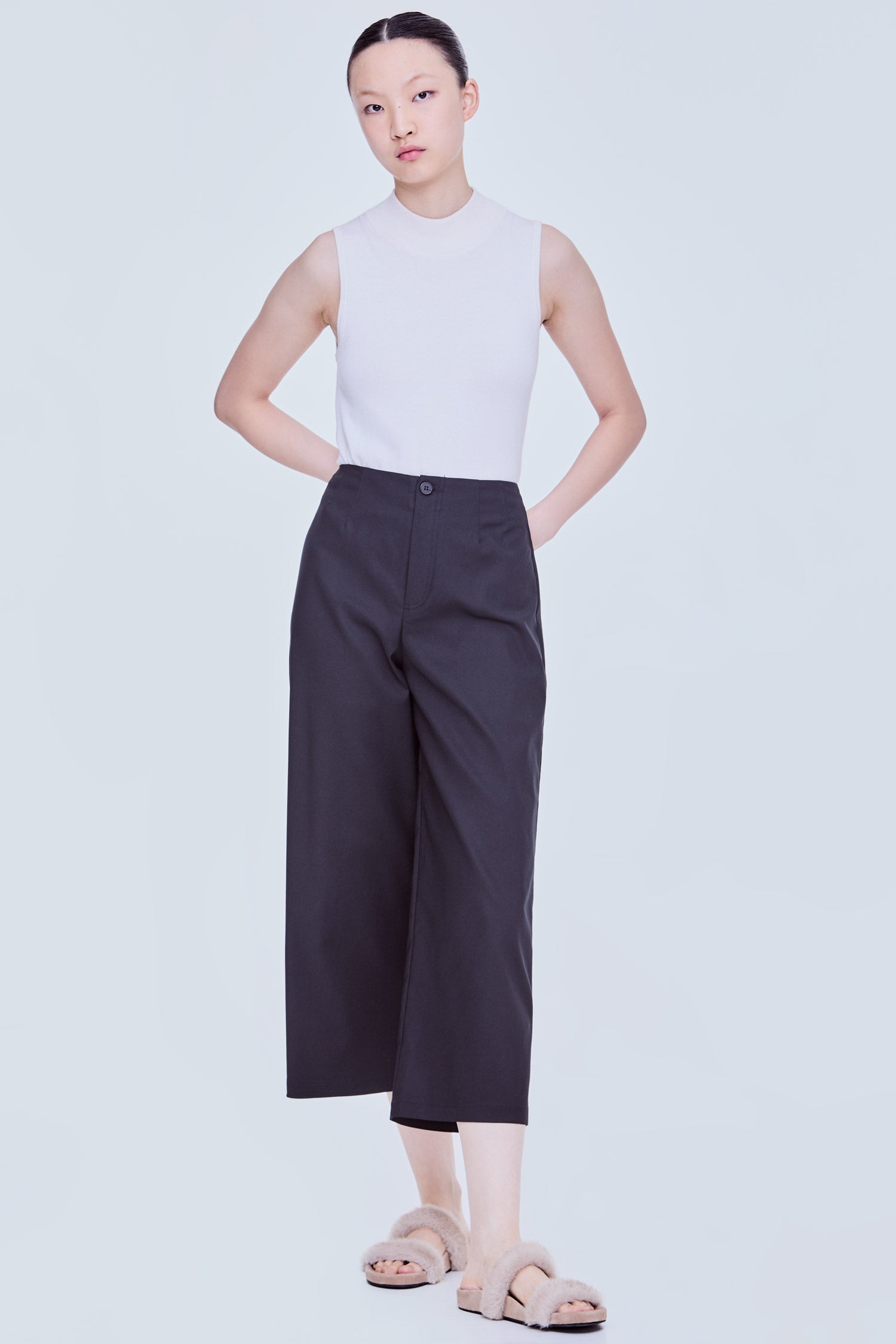 Clean Tapered Waist Trousers – iORA