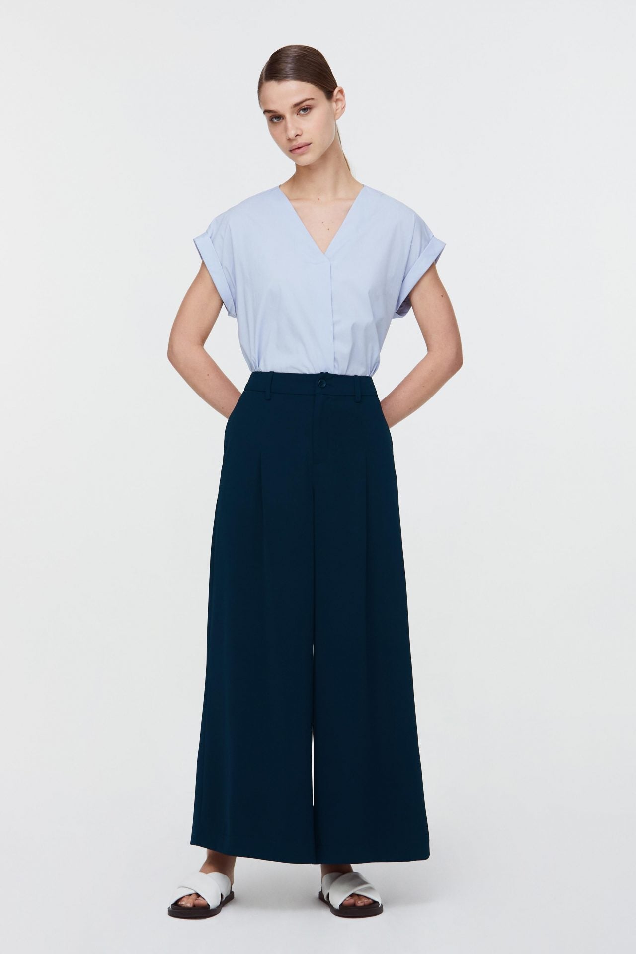 Buttoned Flare Pants – iORA